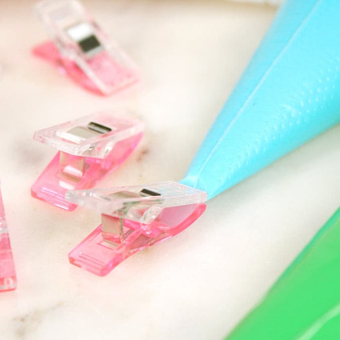Piping Bag Tip Clips - Keep your bags closed! Pack of 25 — The Cookie ...